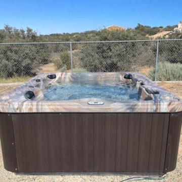 Quality Hot Tubs & Swim Spas - Golden Spas Inc